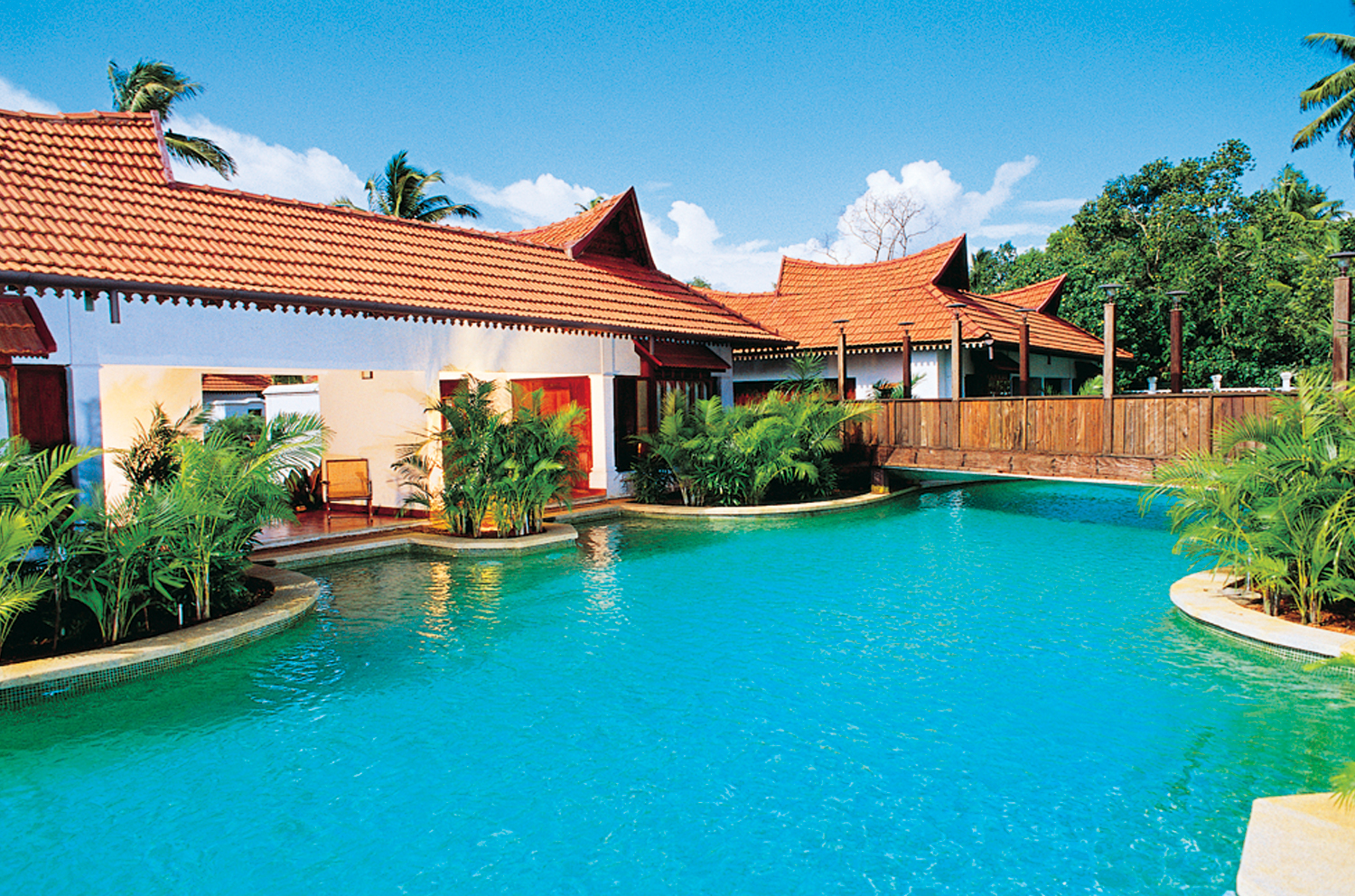 Kumarakom Lake Resort - Kumarakom Hotels in Kerala | Mercury Holidays