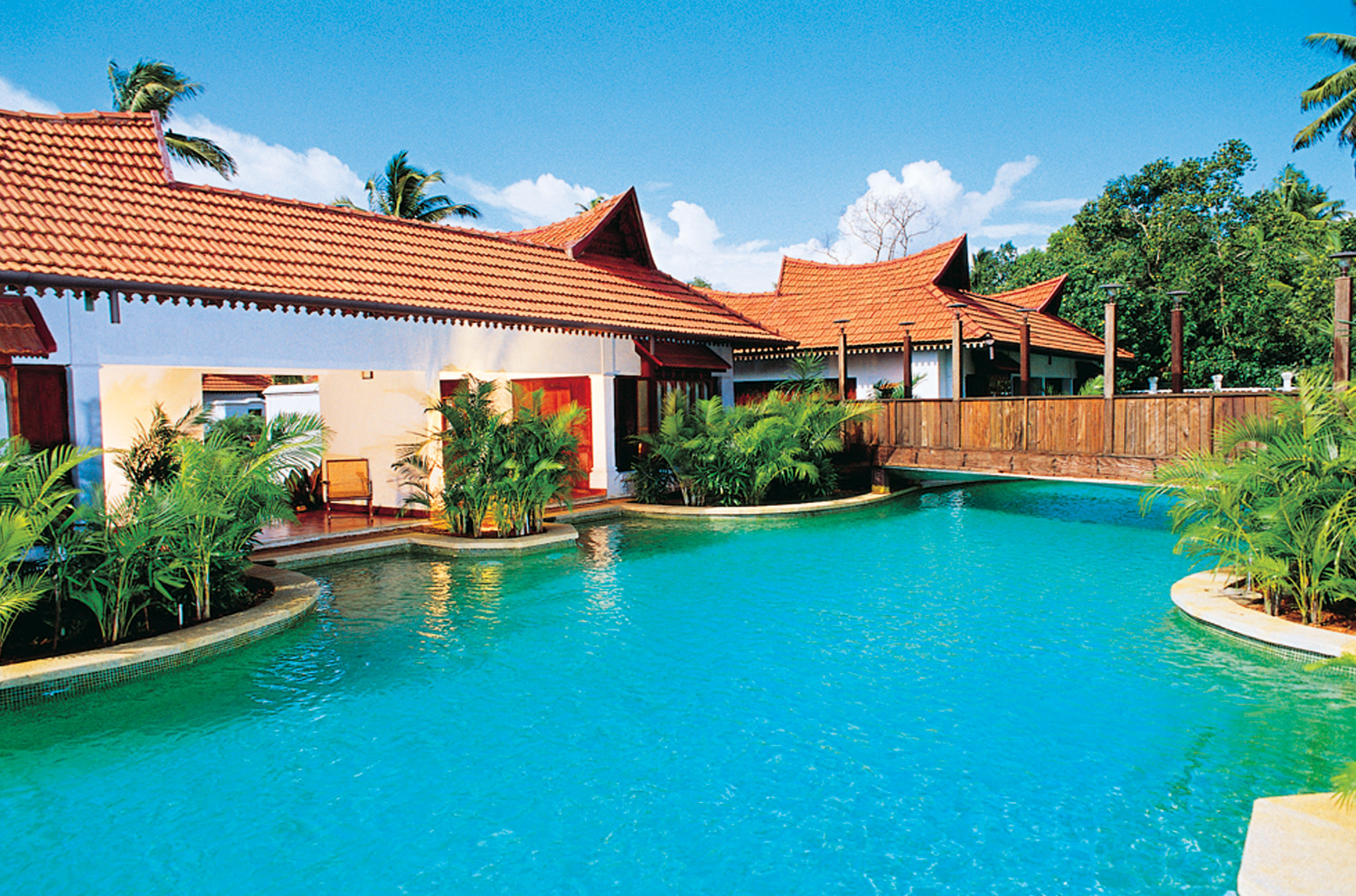 Kumarakom Lake Resort - Kumarakom Hotels in Kerala | Mercury Holidays